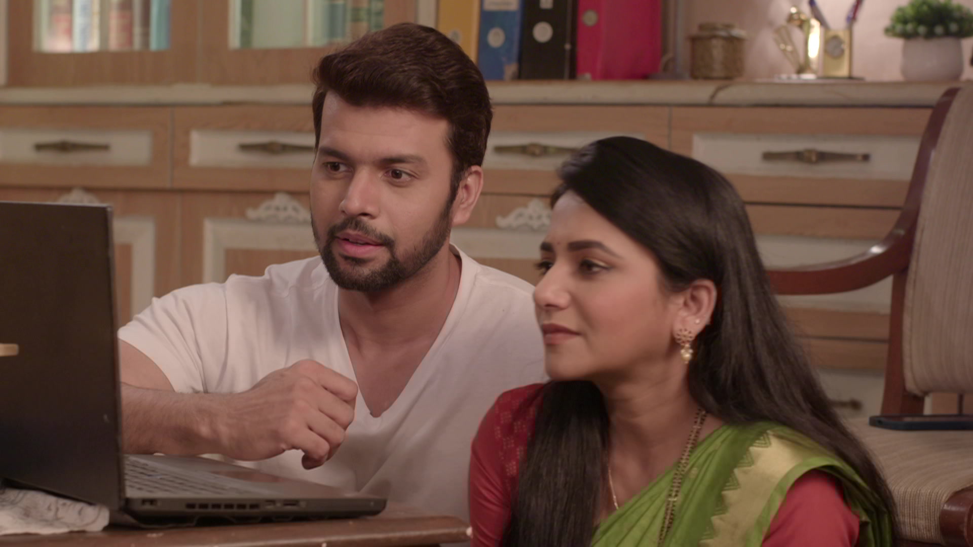 Watch Tharala Tar Mag Episode 327 on JioHotstar