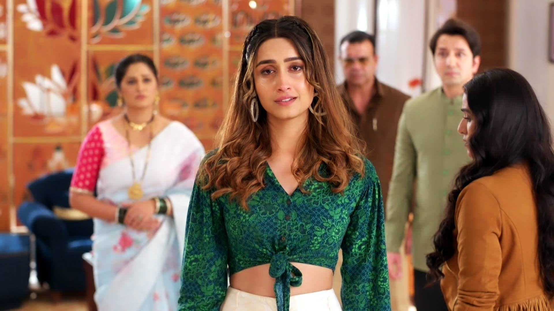 Stream ghum-hai-kisikey-pyaar-meiin Online | Watcho