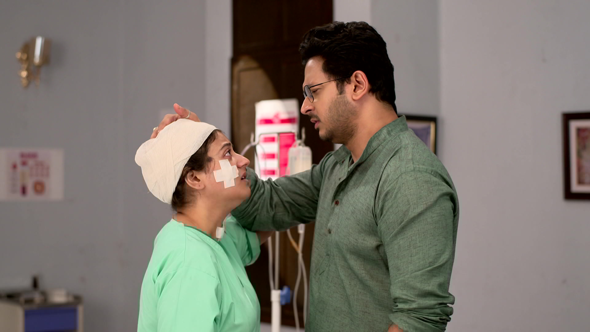 Watch Cheeni Episode 185 on JioHotstar