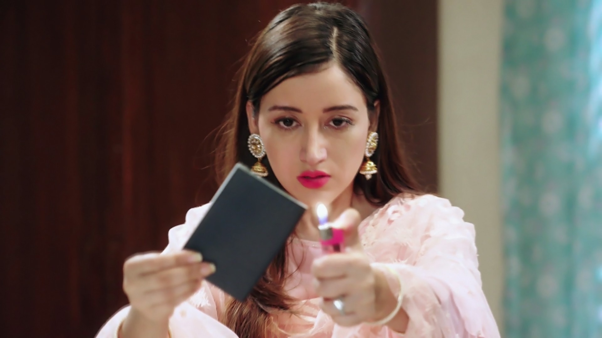 Watch Mariam Khan Reporting Live S1 Episode 80 On Jiohotstar