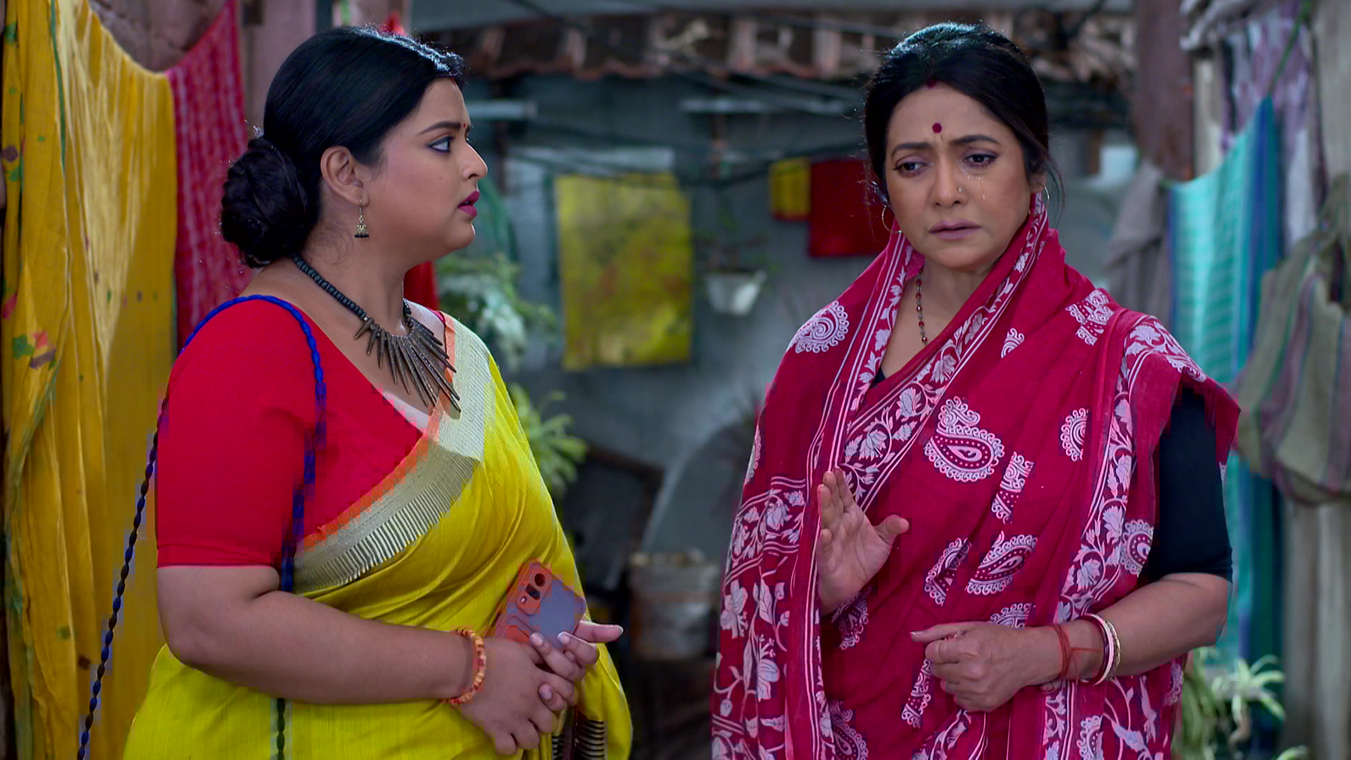 Watch Dhulokona S1 Episode 494 on JioHotstar