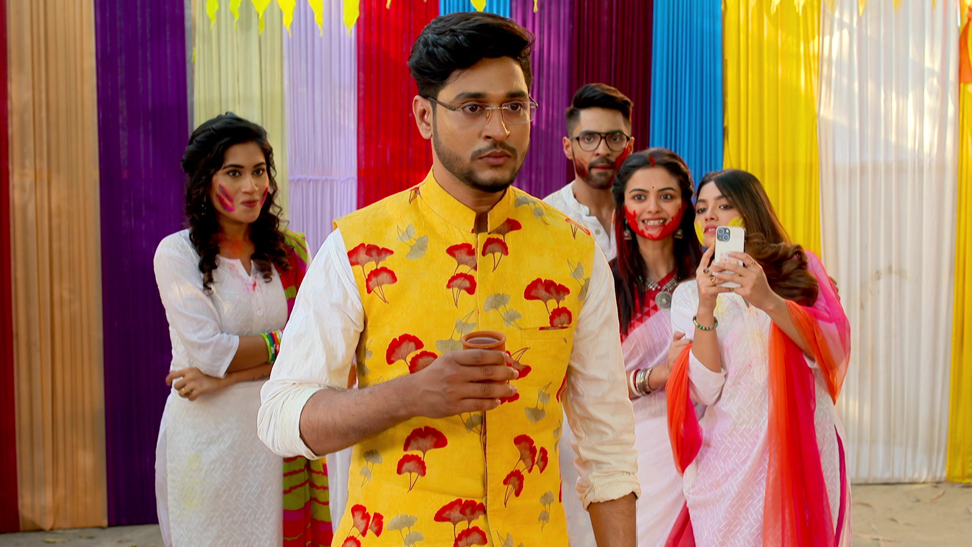 Watch Gaatchora S1 Episode 444 on JioHotstar