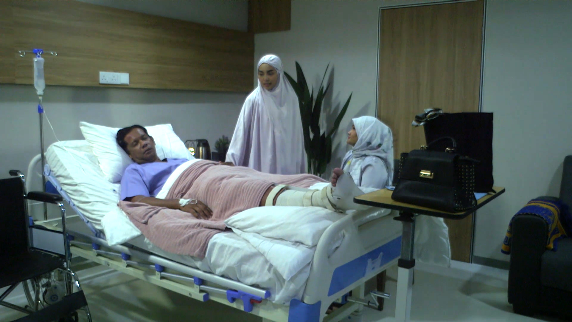 Stream Episode 1 Season 1 Episode 1 – Episode 1 on Disney+