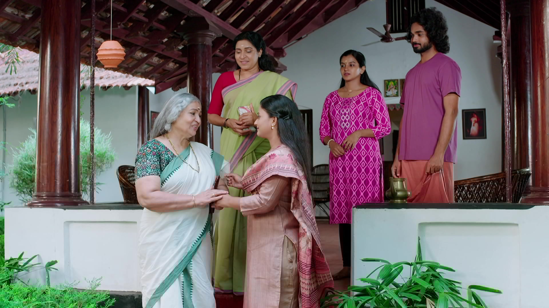 Watch Chempaneer Poovu Episode 22 on JioHotstar