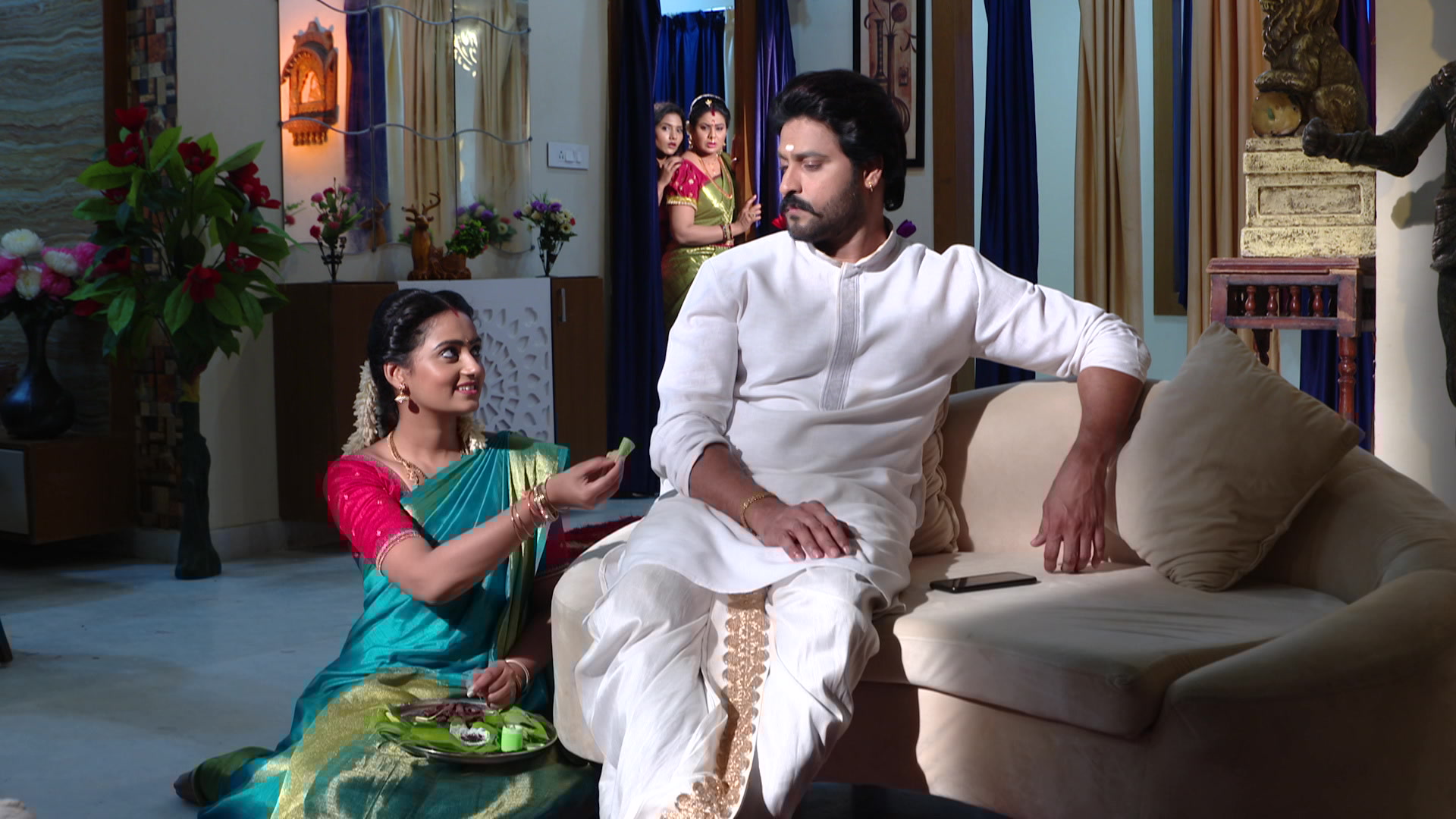 Watch Bangarada Panjara S1 Episode 175 on JioHotstar