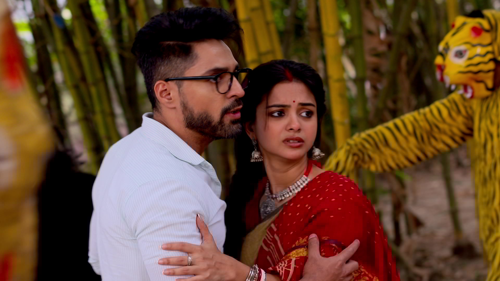 Watch Gaatchora Episode 359 on JioHotstar