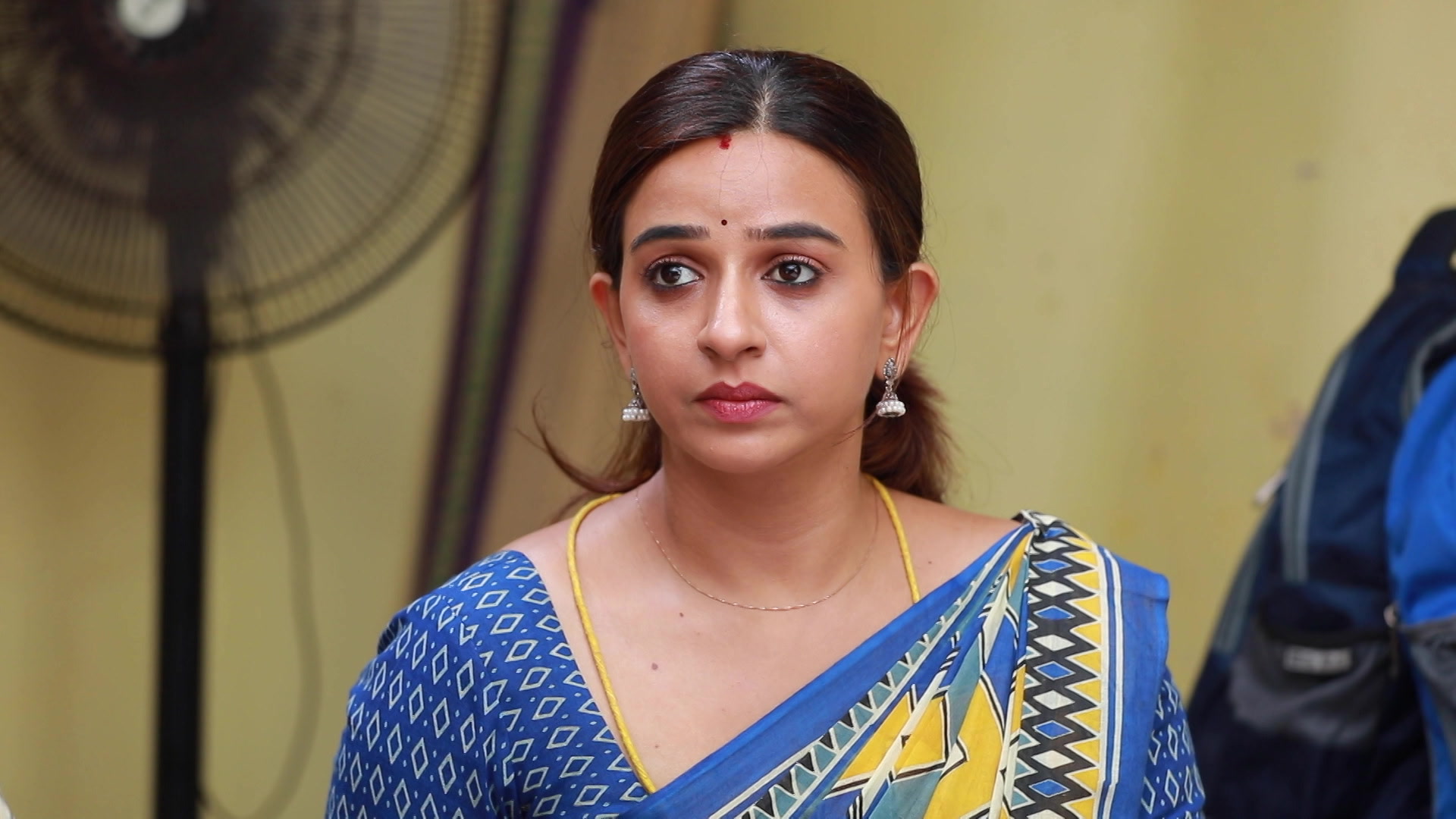 Watch Mahanadhi S1 Episode 245 on JioHotstar