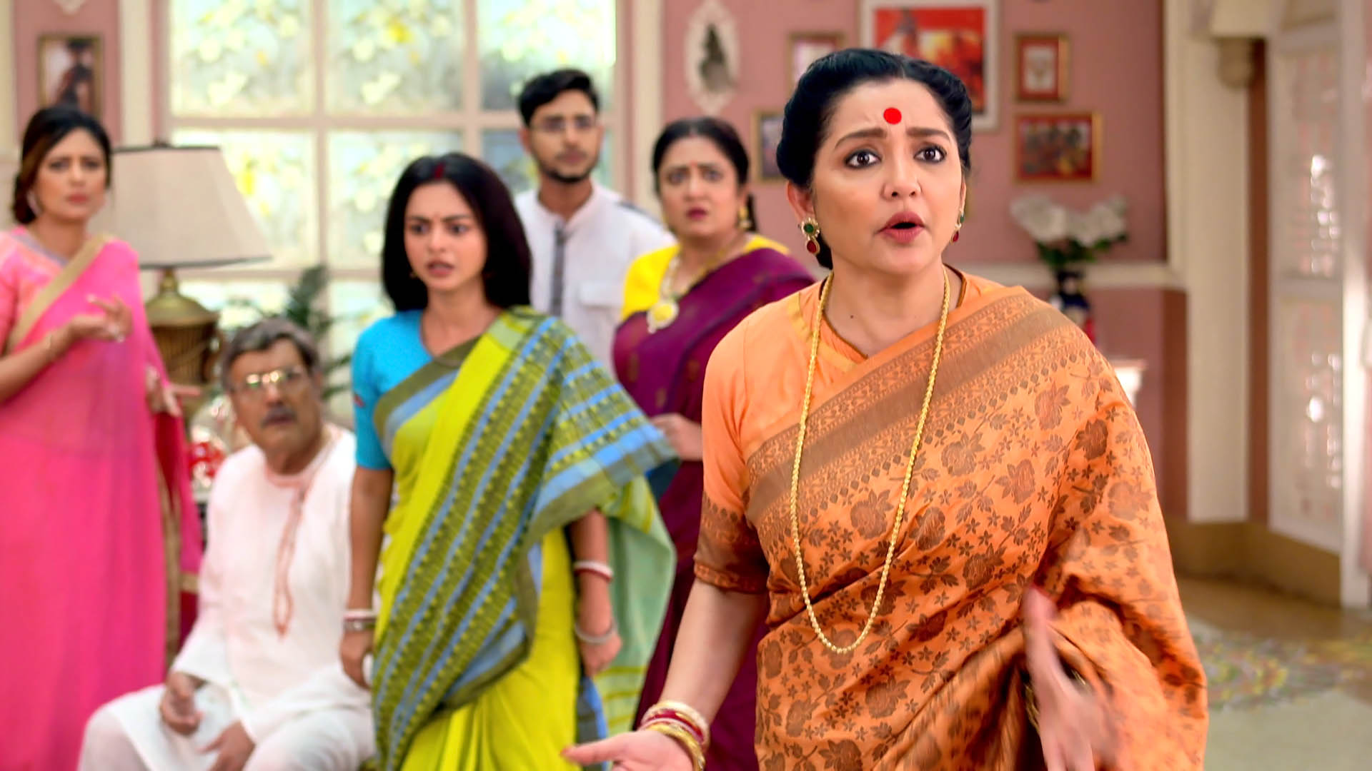 Watch Gaatchora S1 Episode 260 on JioHotstar