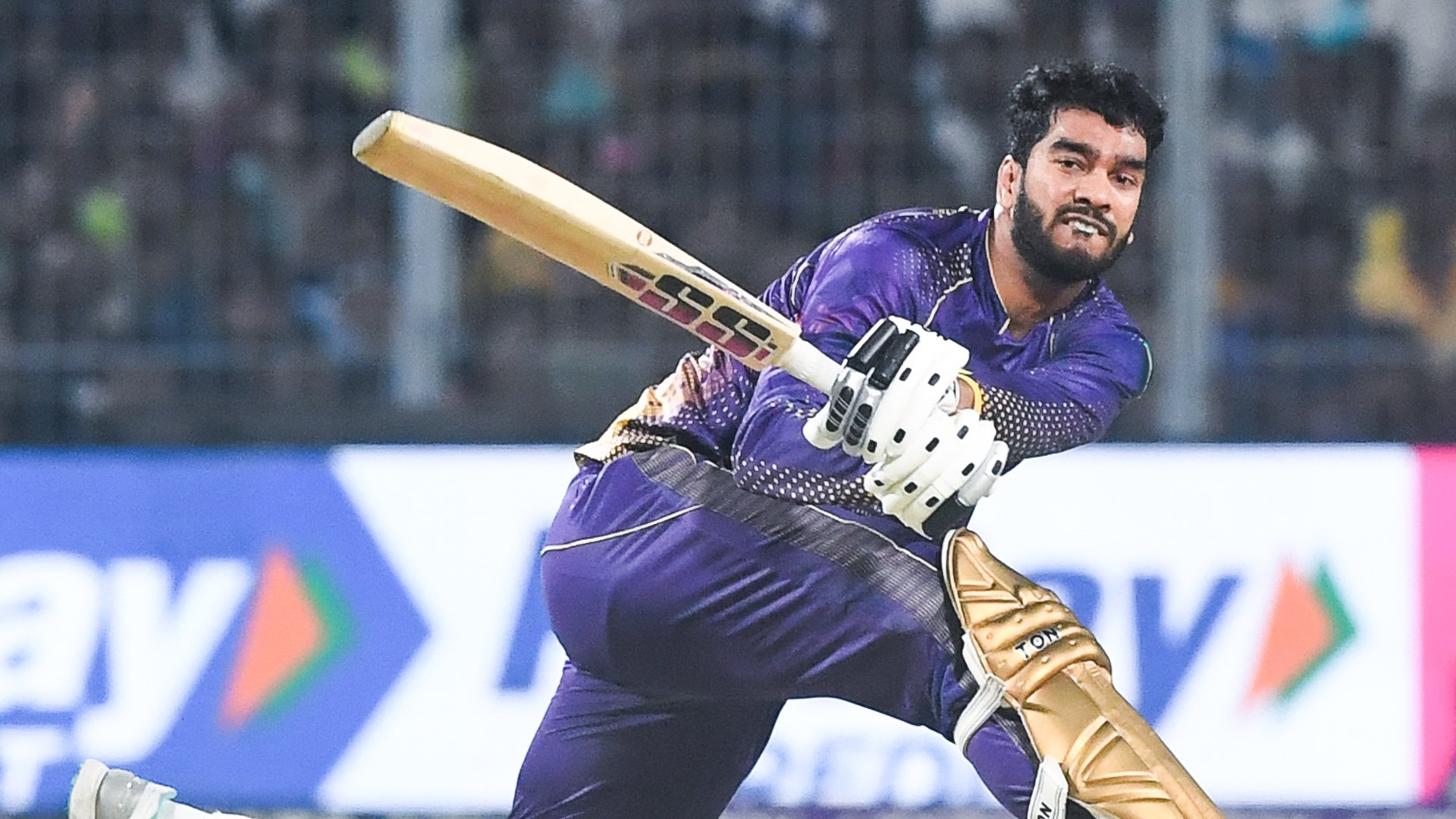 7 Cr! RCB Add All-rounder Venkatesh