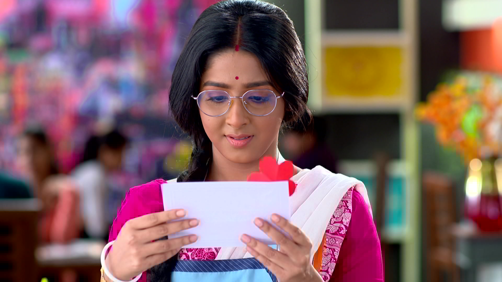 Watch Anurager Chhowa Episode 841 on JioHotstar