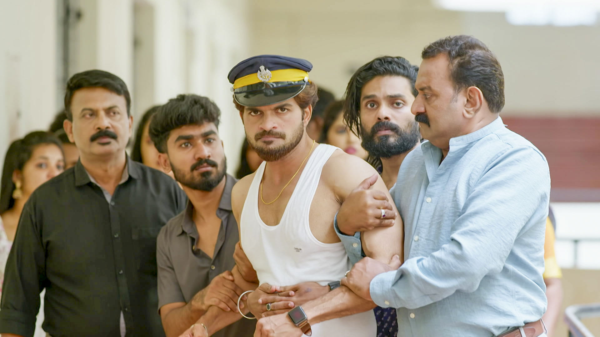 Watch Snehakkoottu Episode 295 on JioHotstar