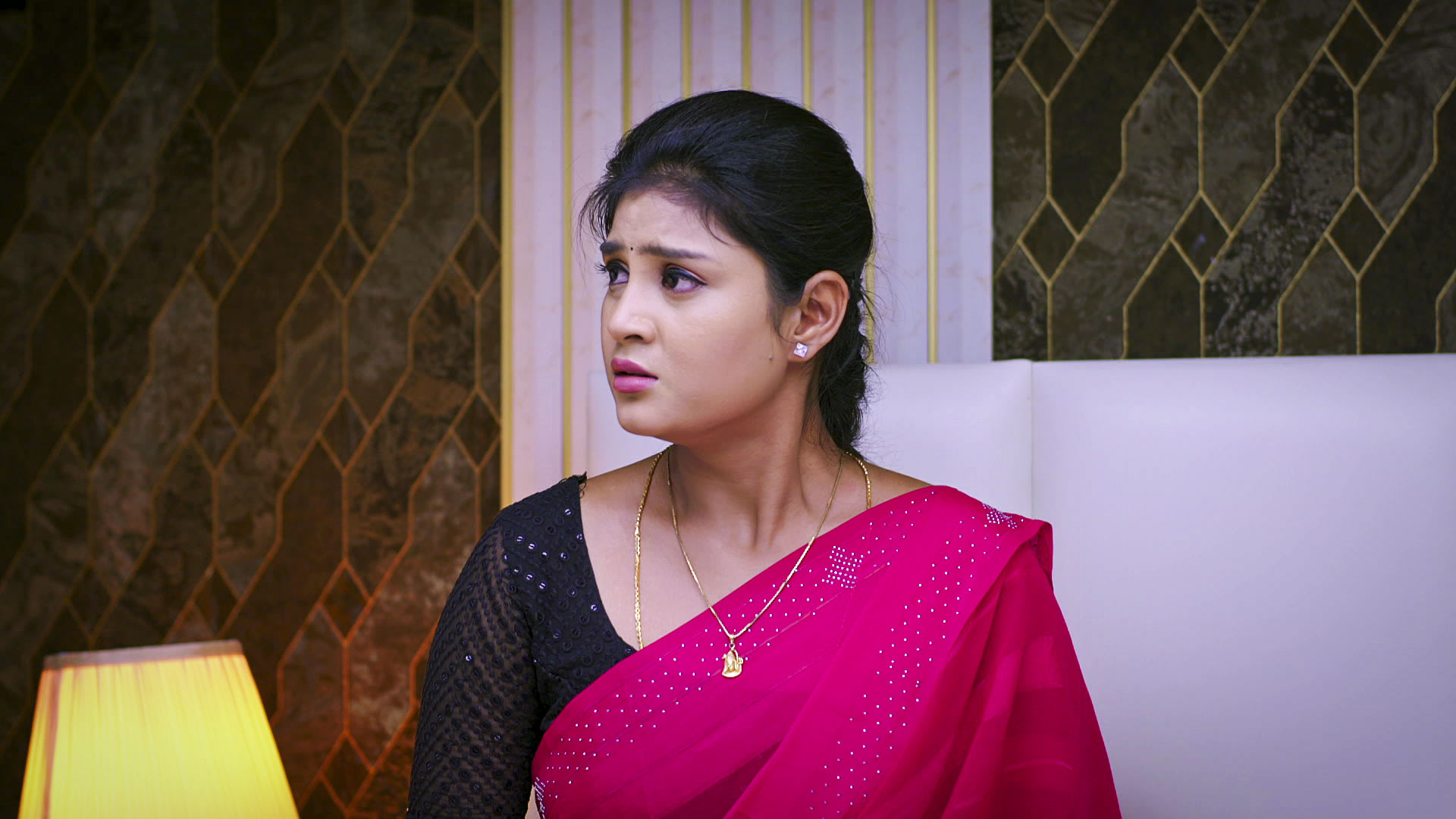 Watch Gowri Shankara S1 Episode 621 on JioHotstar