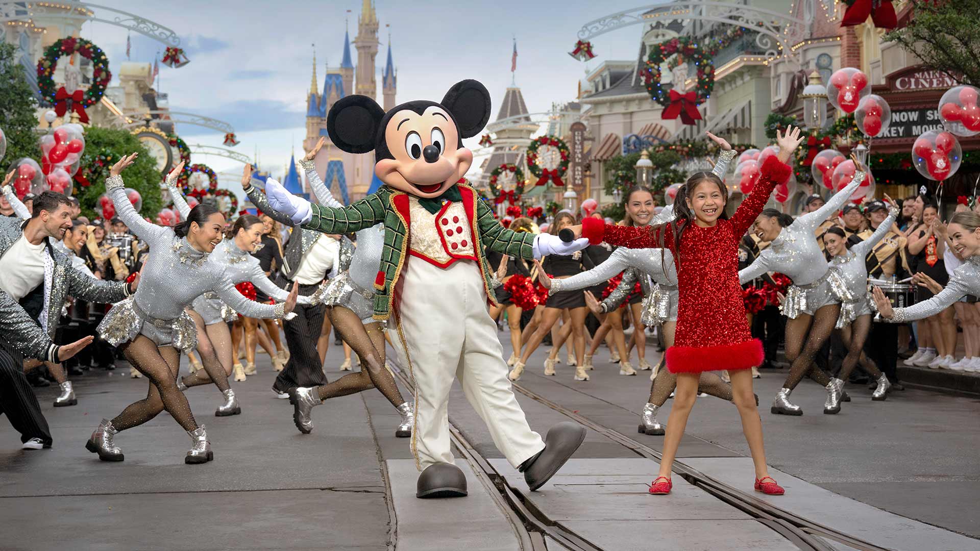 Disney Parks Magical Christmas Day Parade full movie. Music film di ...