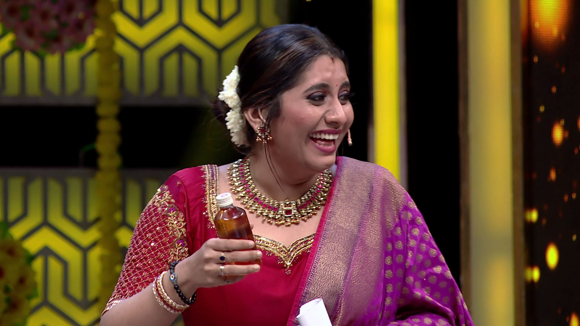 Watch Vijay Deepavali Specials S6 Episode 2 on JioHotstar