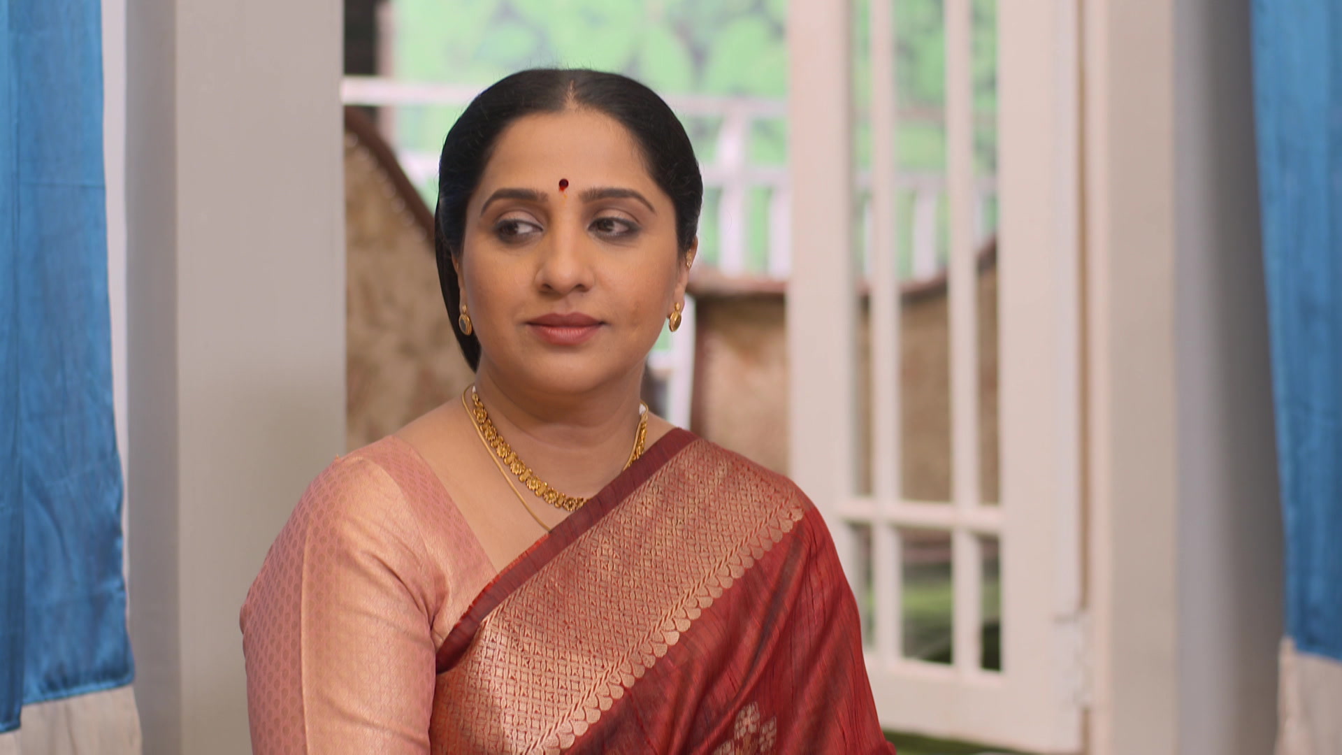 Watch Aai Kuthe Kaay Karte S1 Episode 923 on JioHotstar