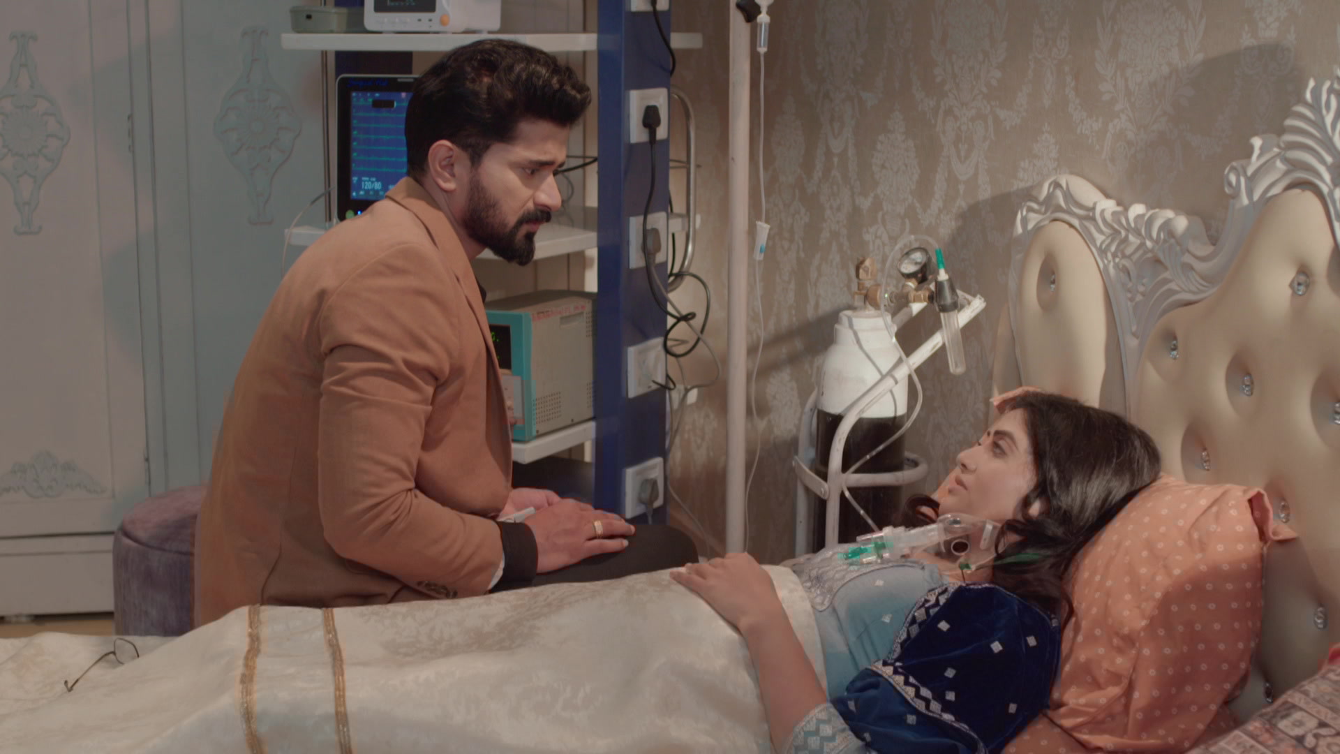 Watch Lagnanantar Hoilach Prem Episode 41 on JioHotstar