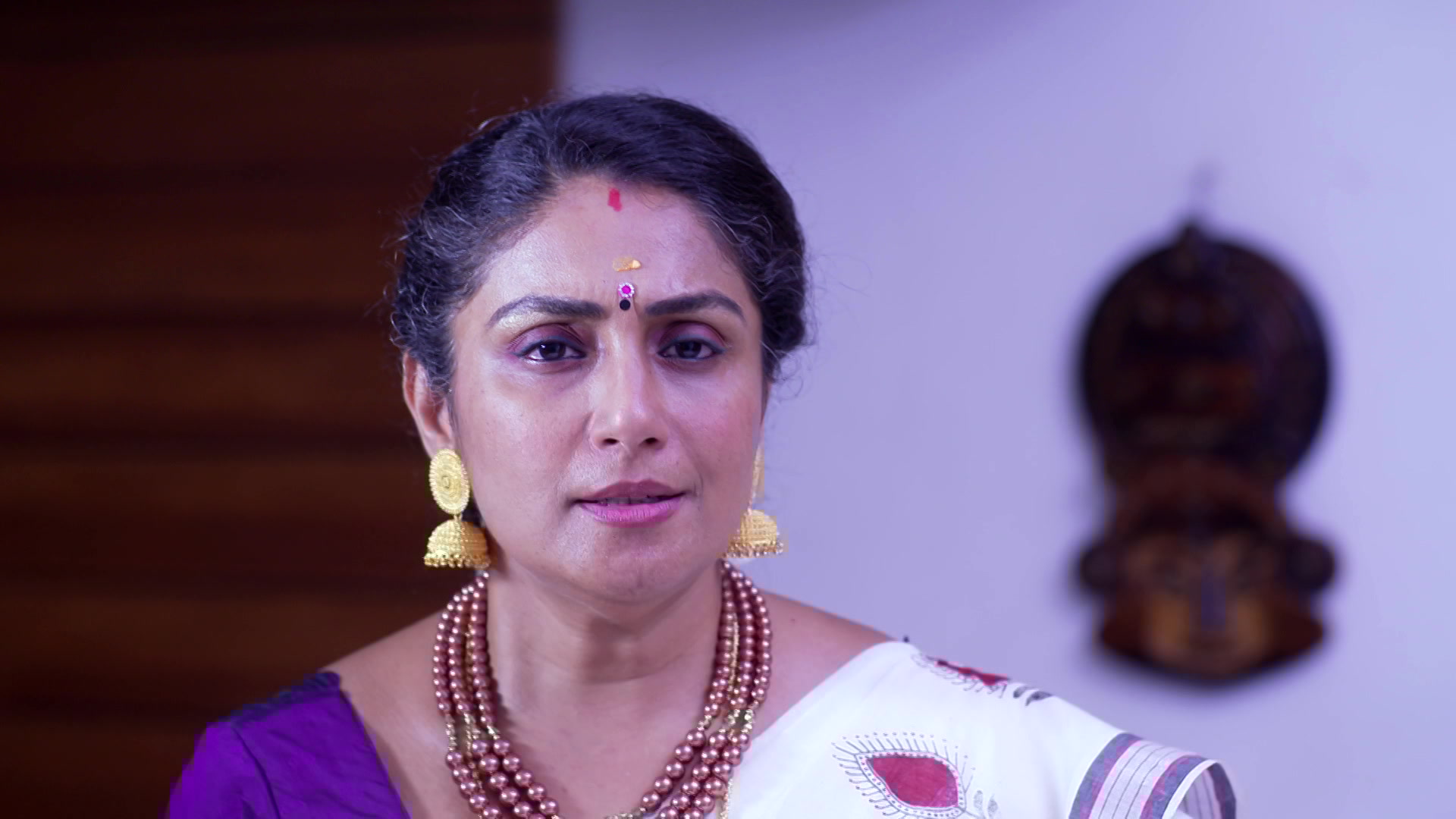 Watch Mounaragam Episode 1113 on JioHotstar