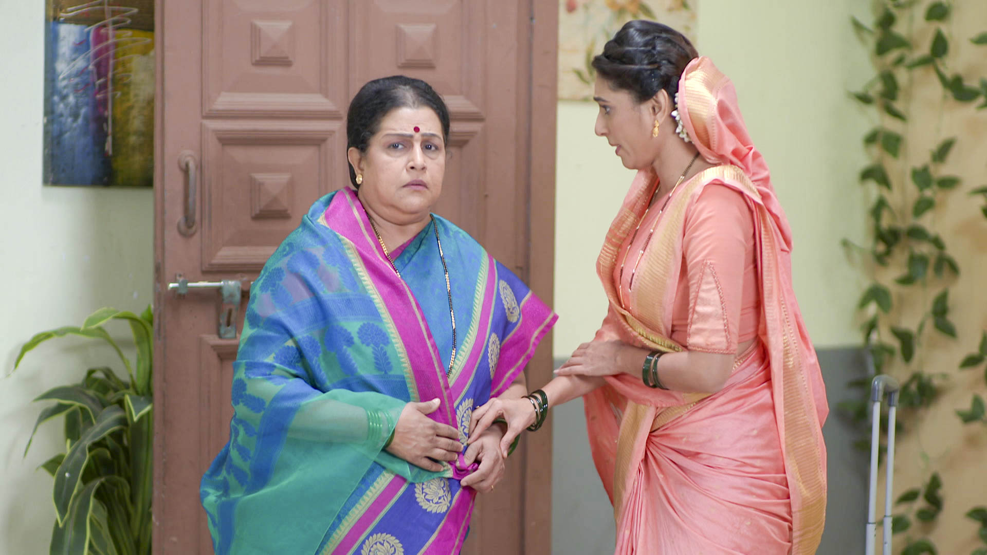 Watch Gharo Ghari Maatichya Chuli S1 Episode 623 on JioHotstar