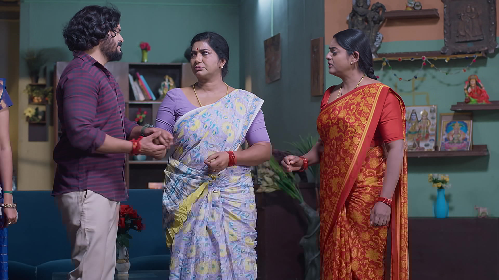 Watch Karthika Deepam - Idi Nava Vasantham Episode 37 on JioHotstar
