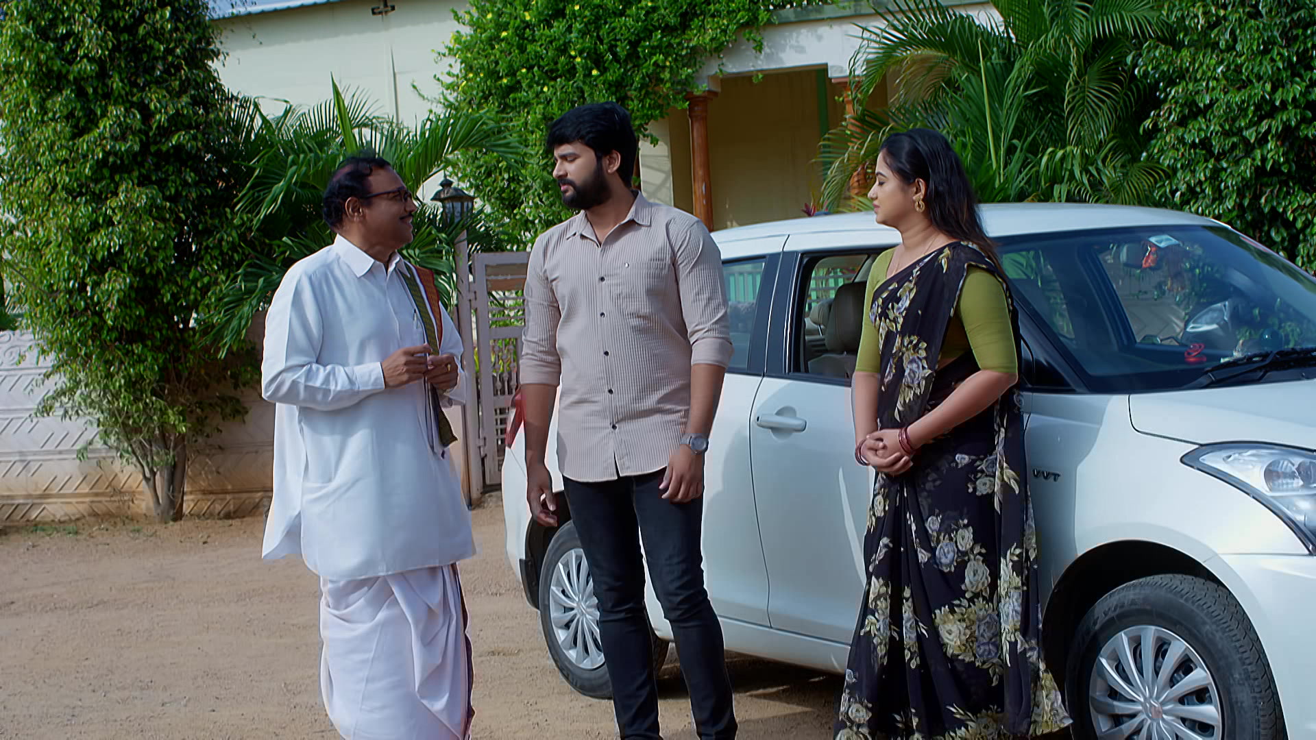 Watch Yeda Loyallo Indradhanasu Episode 197 on JioHotstar