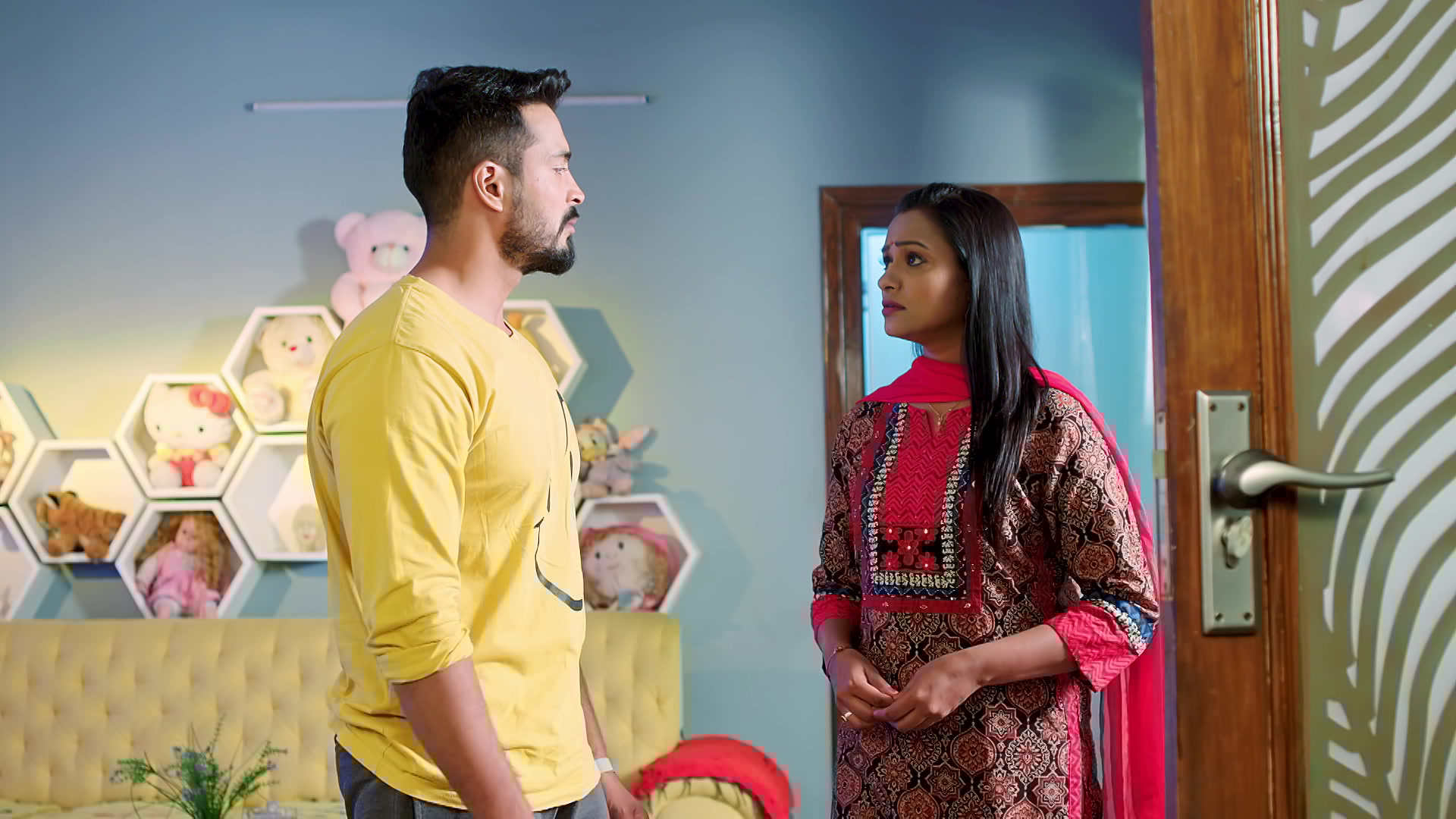 Watch Bettada Hoo S1 Episode 248 on JioHotstar