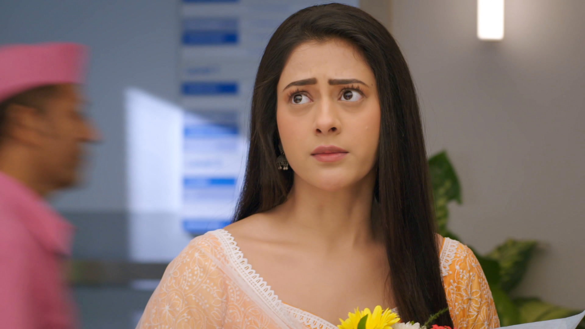 Watch Jhanak S1 Episode 310 on JioHotstar