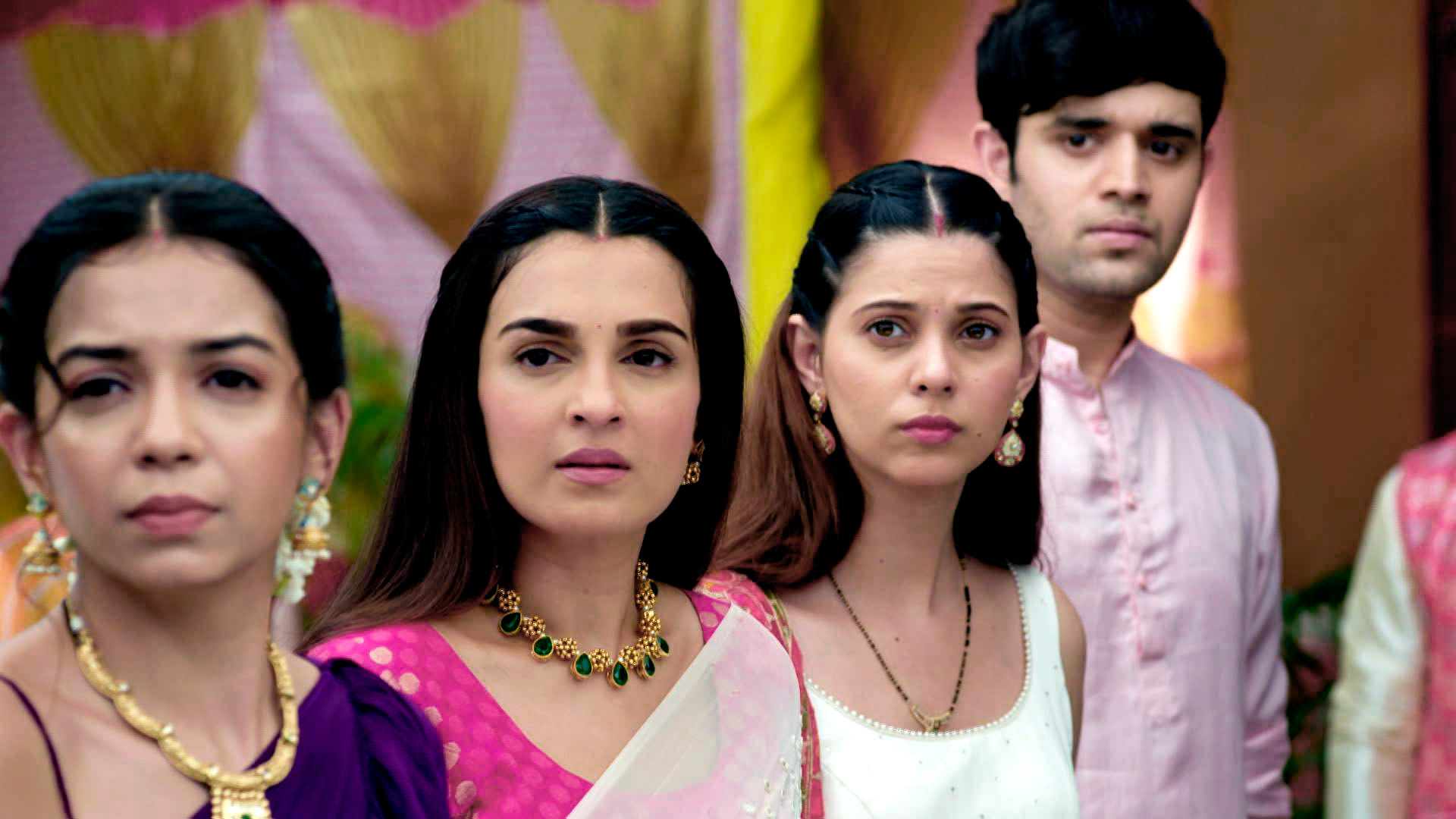 Watch Pandya Store S1 Episode 429 on JioHotstar