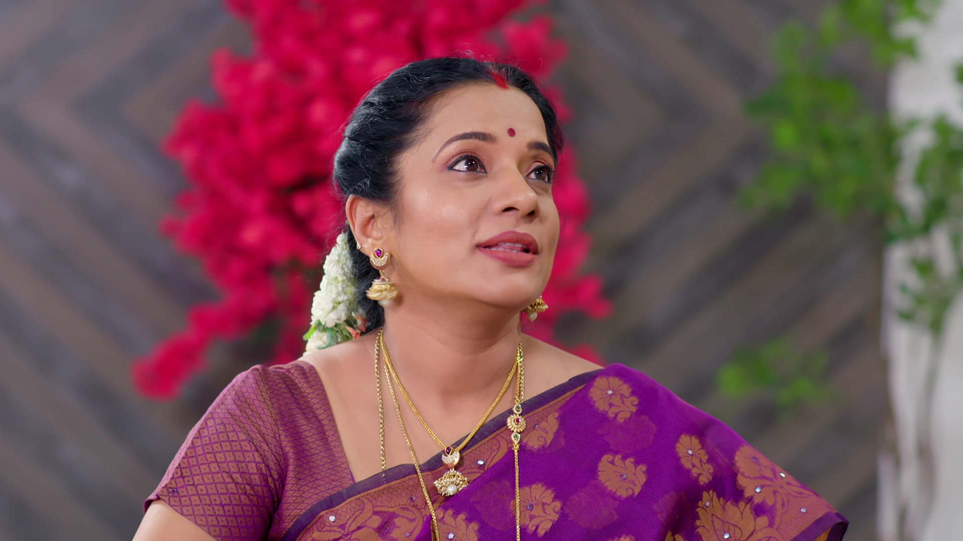 Watch Sharade S1 Episode 237 on JioHotstar