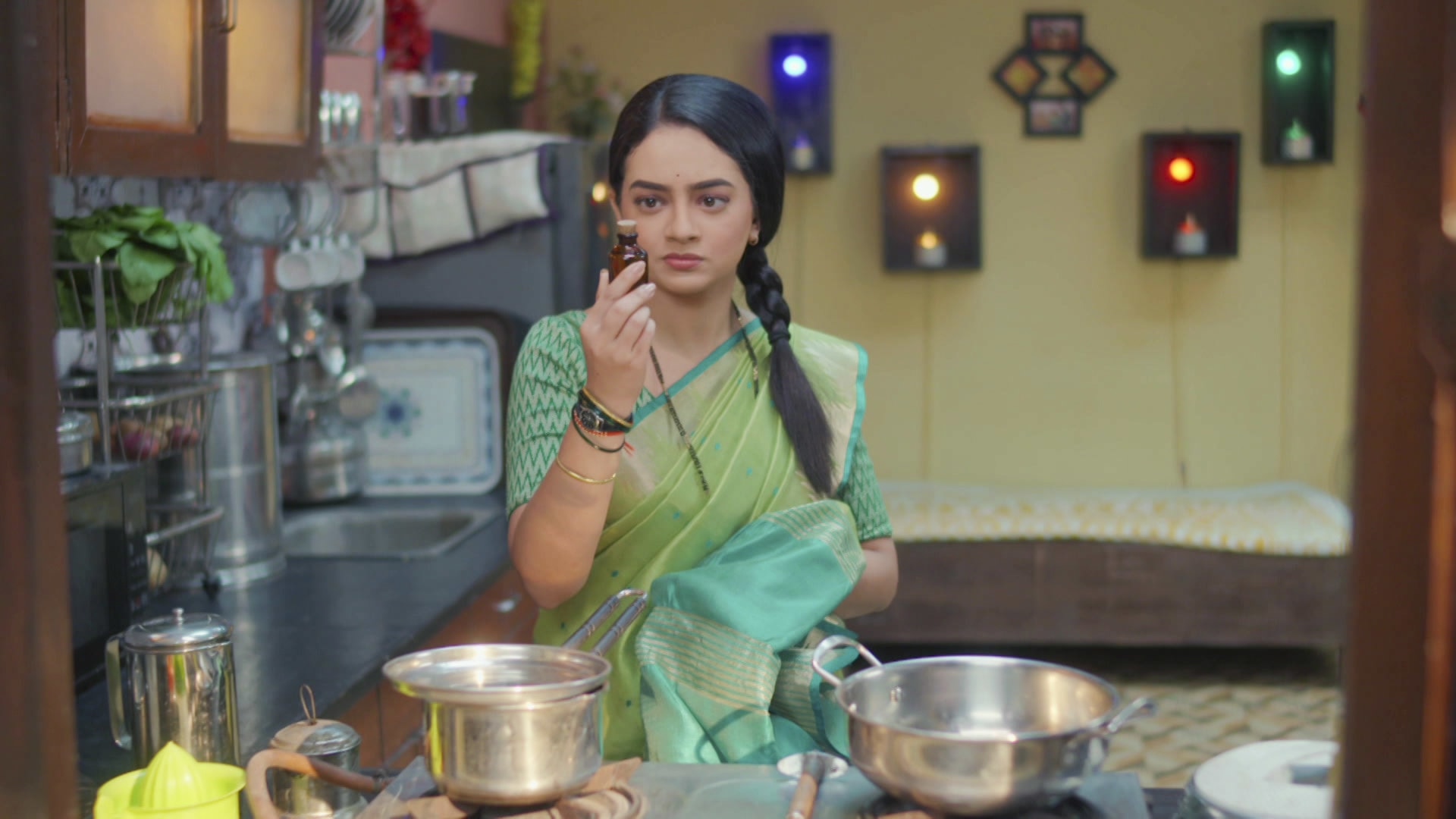 Watch Aboli S1 Episode 1209 on JioHotstar