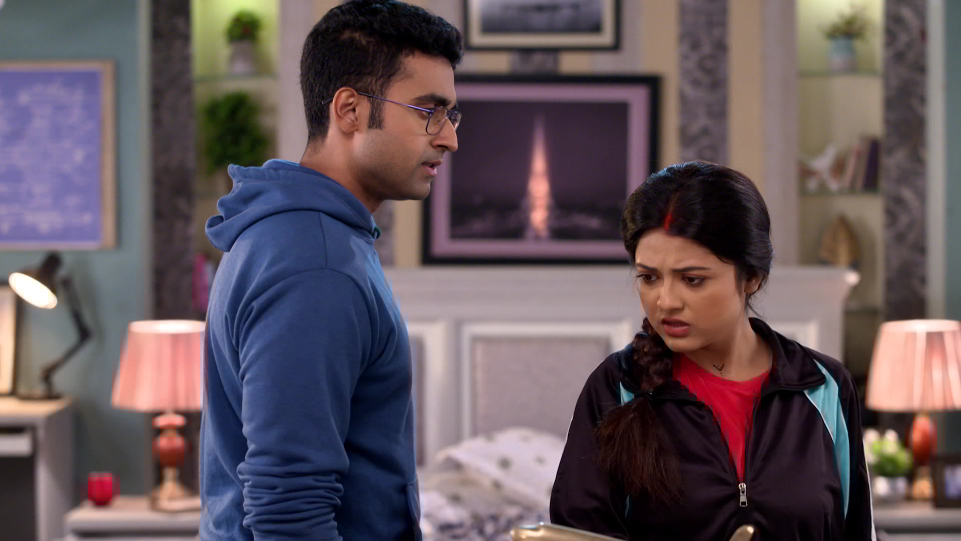 Watch Rangamoti Tirandaj Episode 100 on JioHotstar