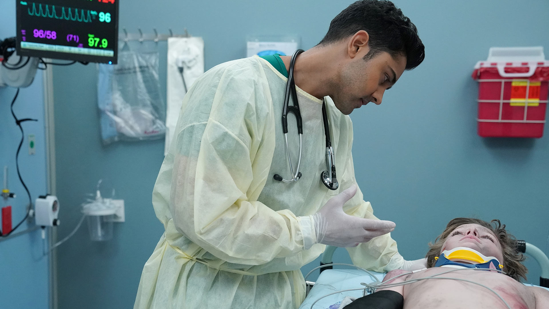 รับชม From the Ashes ซีซัน 3 ตอน 1 – From the Ashes บน Disney+