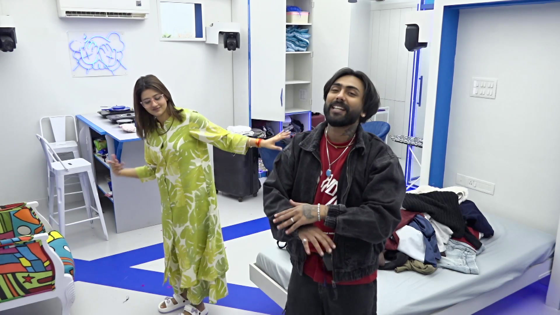 Blue Pod Ki Hip Hop Vibes - JioHotstar