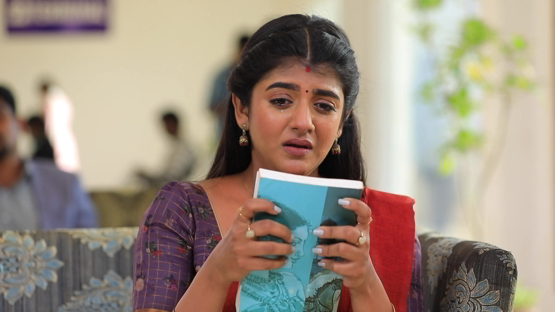 Watch Kavya Realises Parthiban's Love Online