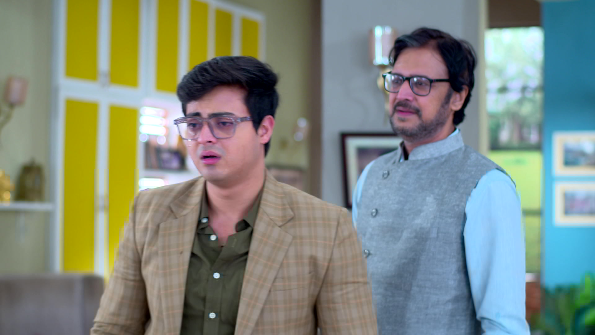 Watch Anurager Chhowa Episode 878 on JioHotstar