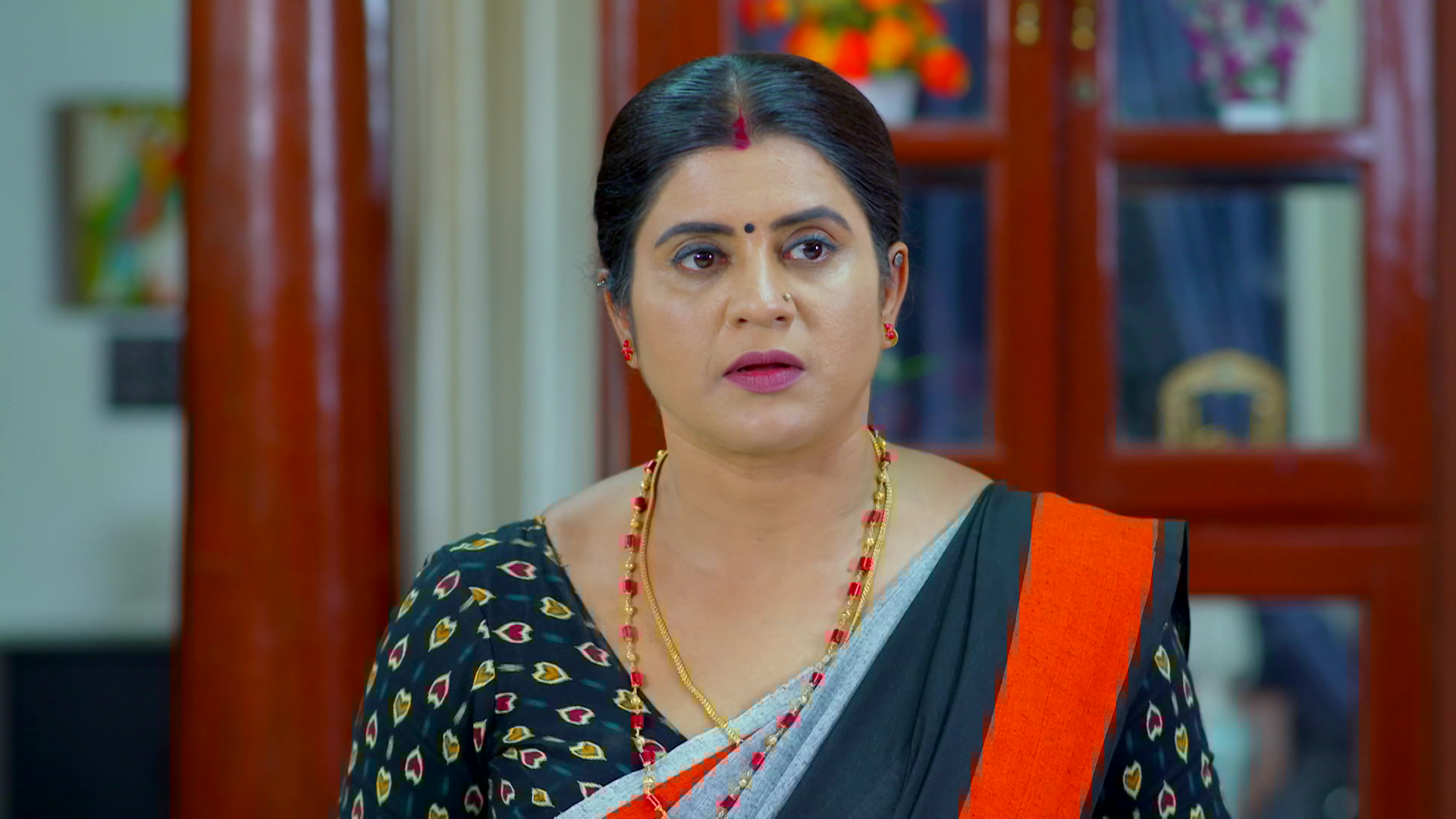 Watch Chempaneer Poovu Episode 186 on JioHotstar