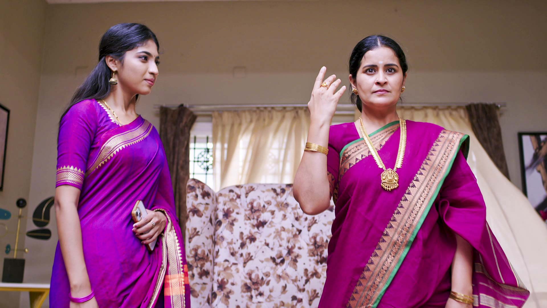 Watch Gowri Shankara S1 Episode 572 on JioHotstar