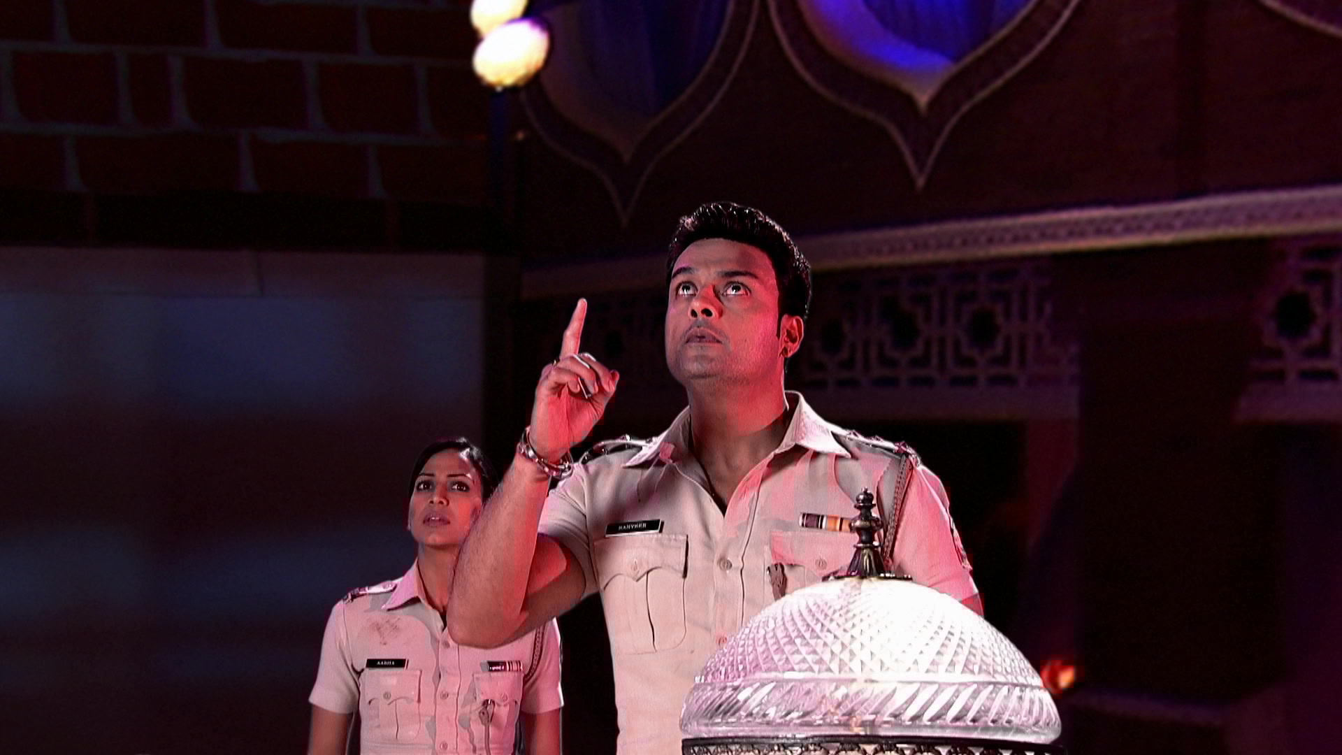 Stream Super Cops in a Flipped World Season 1 Episode 32 – Super Cops ...