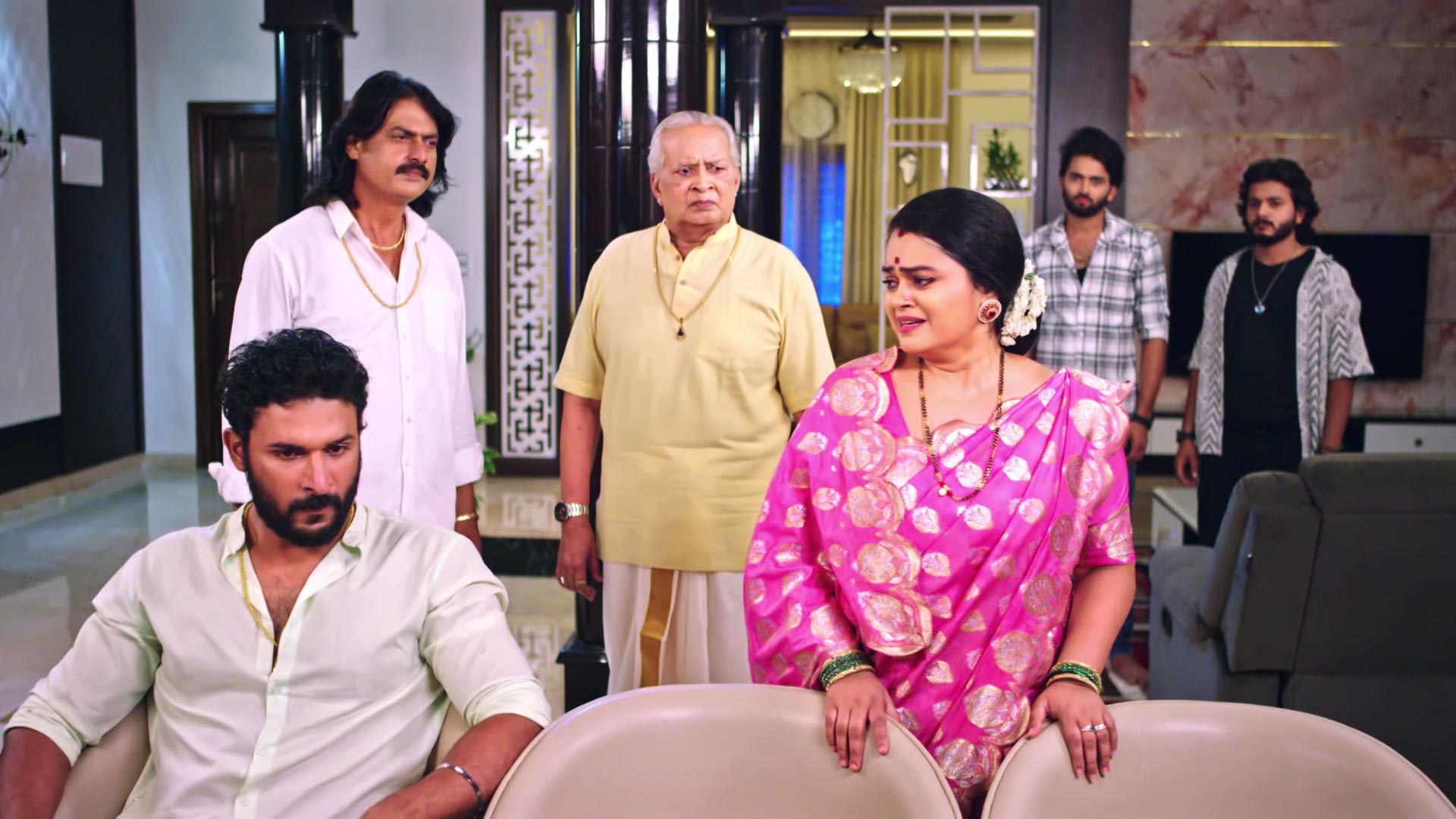 Watch Neenadhe Naa S2 Episode 218 on JioHotstar