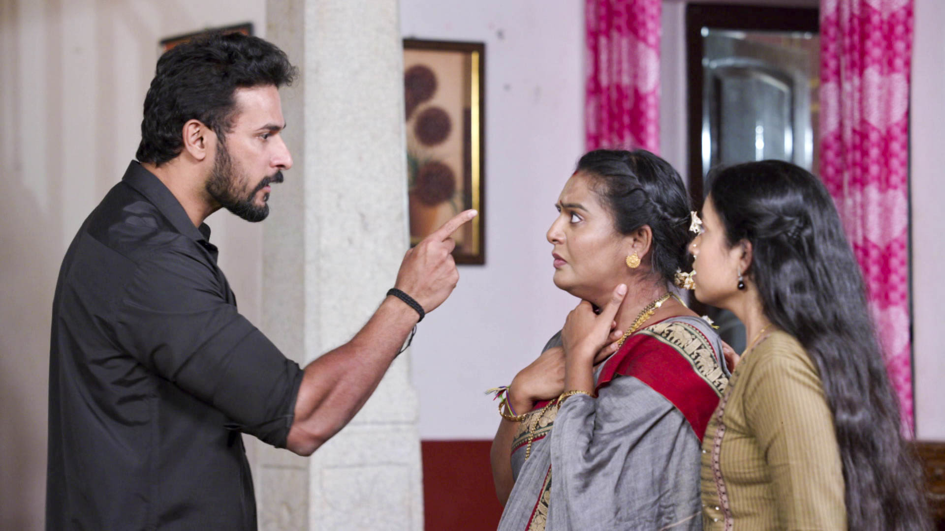 Watch Neenadhe Naa Episode 159 on JioHotstar