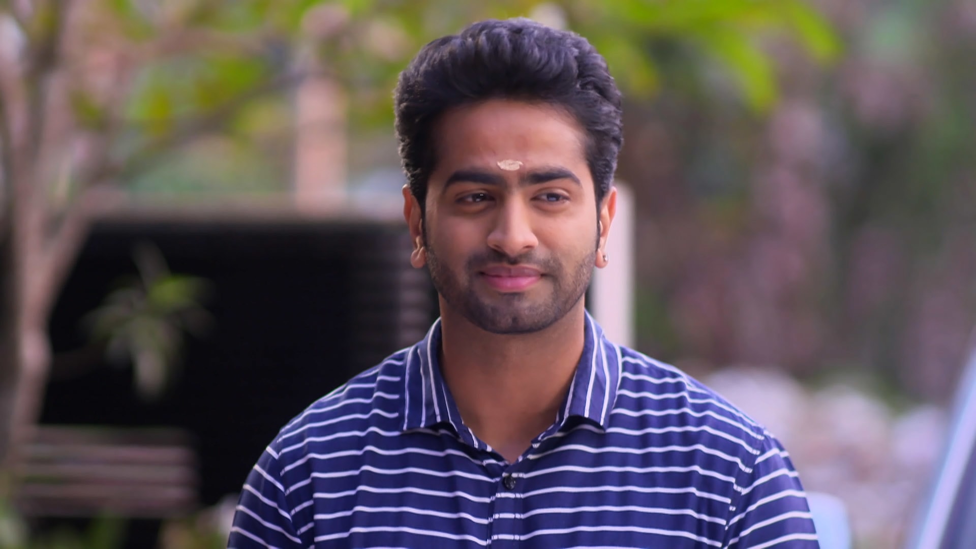 Watch Arjunan Returns Home Online