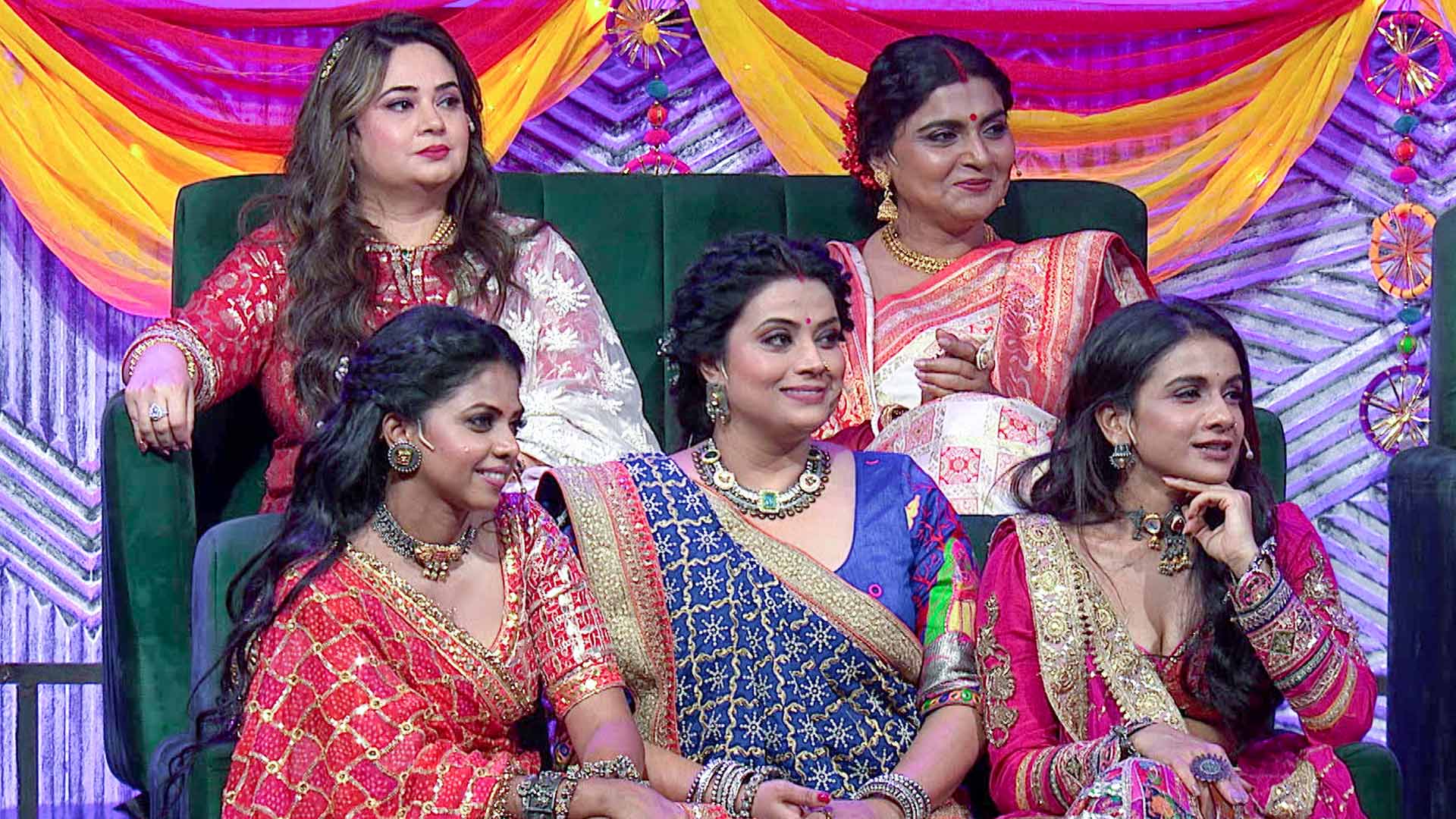 Watch Hello Hi Chhoriye, Jai Maata Di Boliye! Episode 3 on JioHotstar