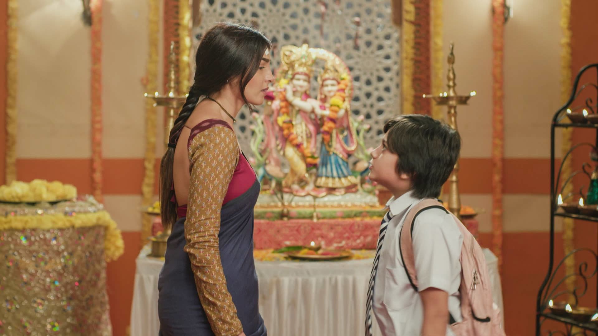 Watch Pandya Store S1 Episode 801 on JioHotstar