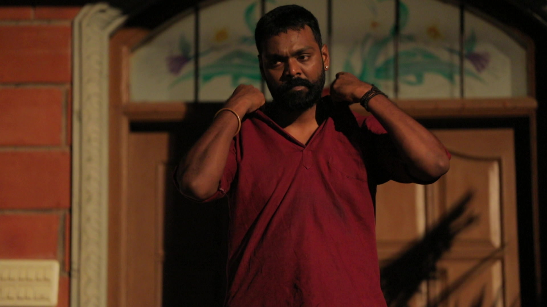 Watch Vetri Fights the Goons Online