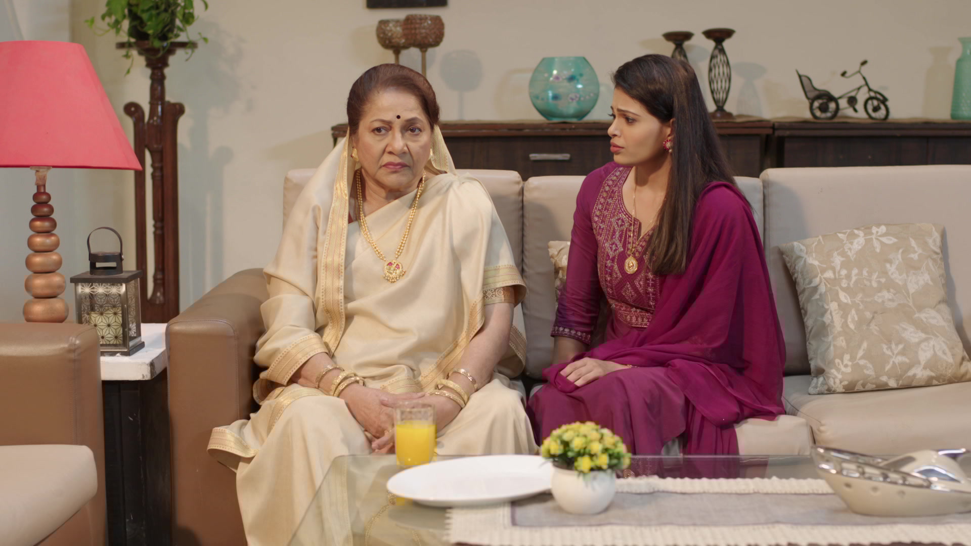 Watch tharala-tar-mag only on Watcho