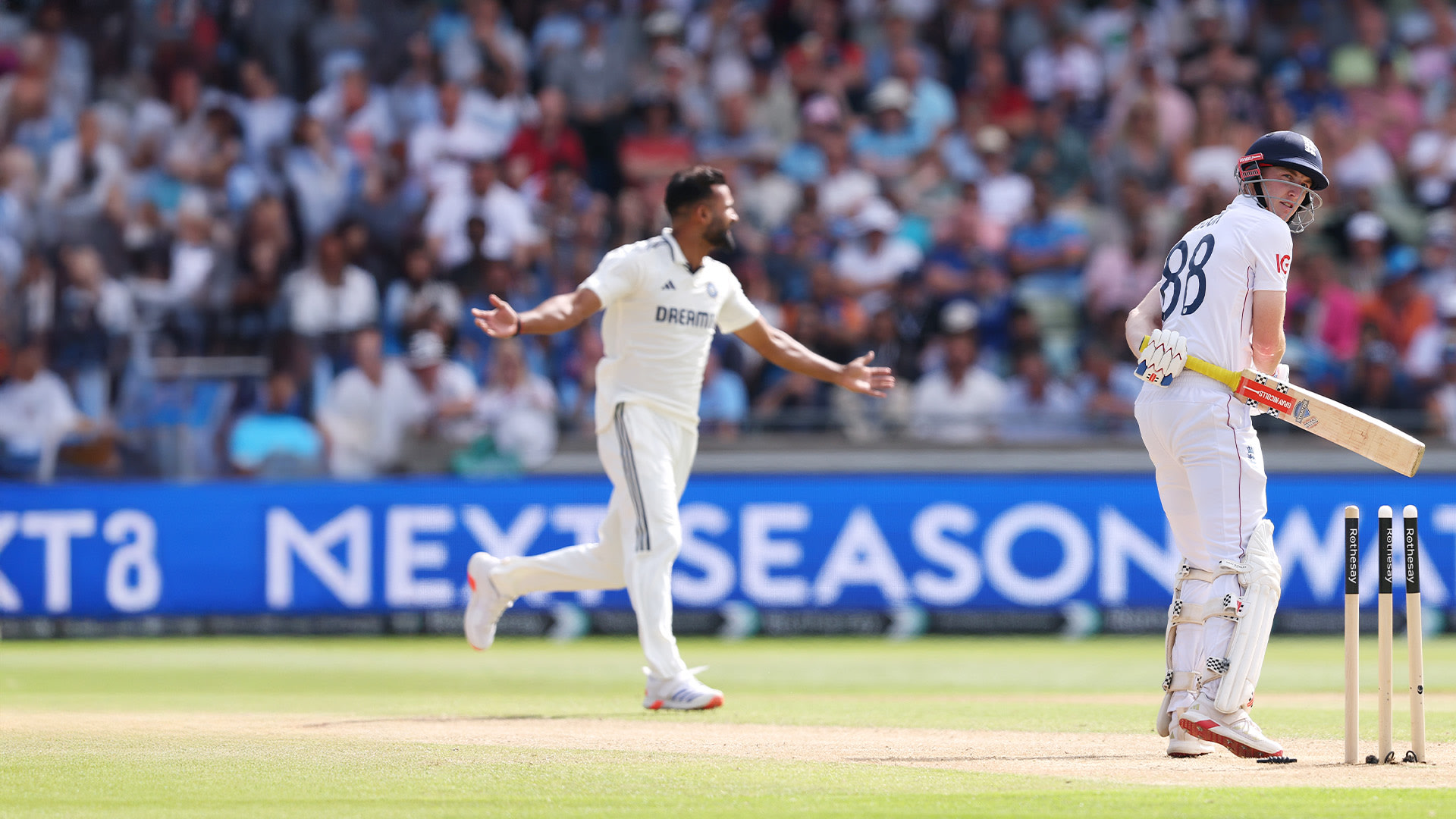 Akash Deep Bags Brook, Breaks Stand