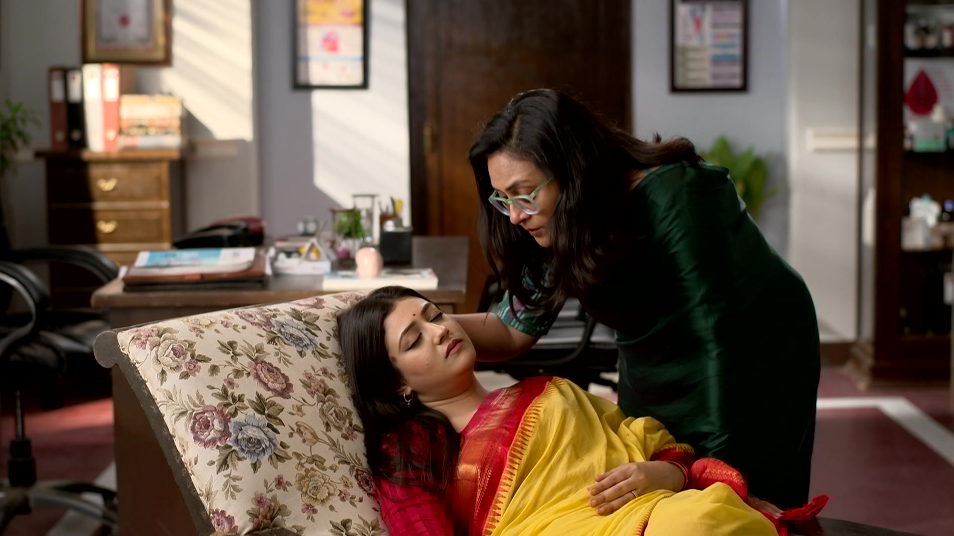 Watch Cheeni S1 Episode 34 on JioHotstar