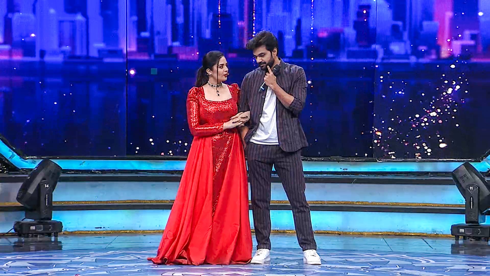 Watch New Episodes of adivaram-with-star-maa-parivaram only on Watcho