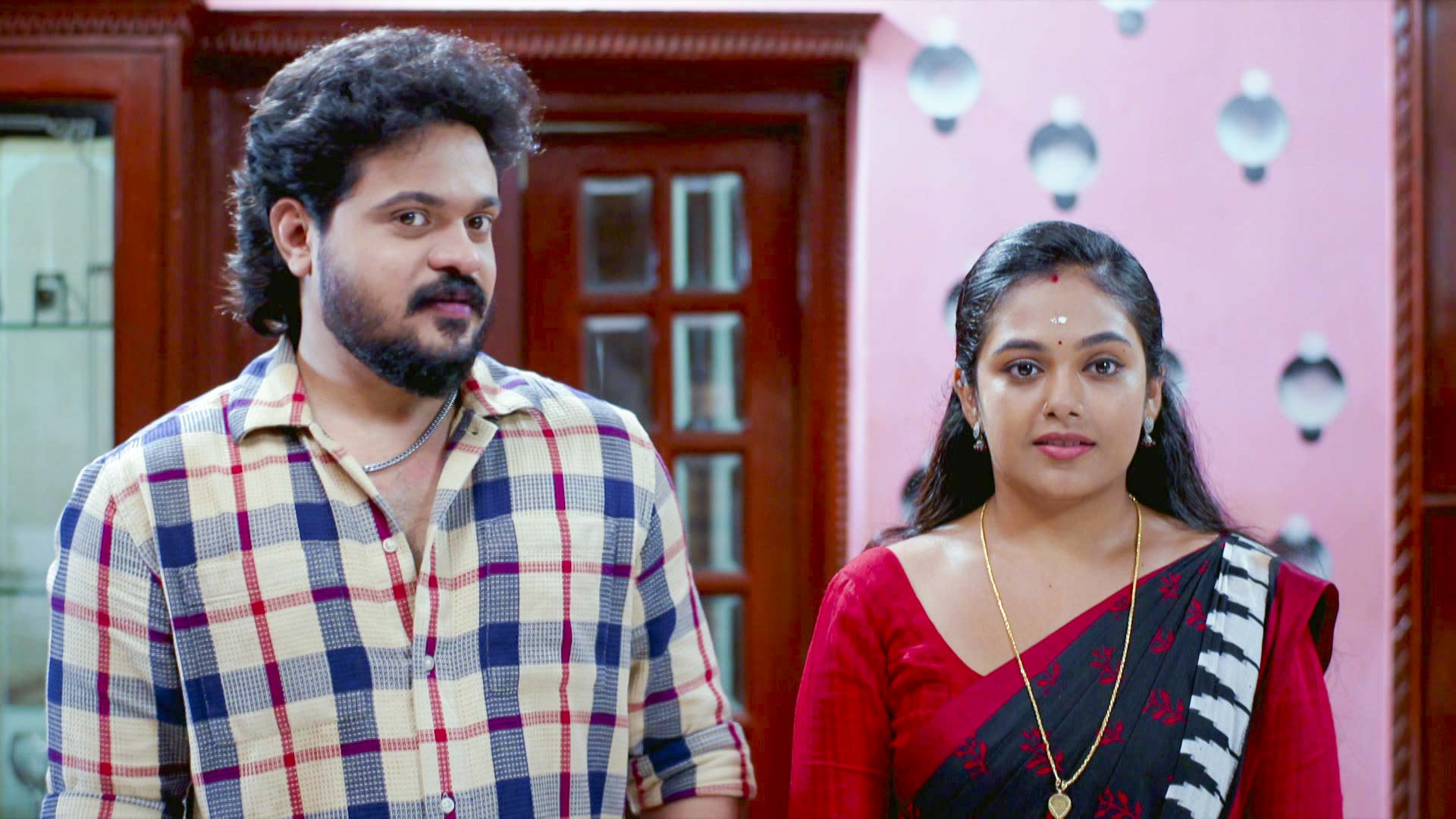 Watch Chempaneer Poovu Episode 497 on JioHotstar