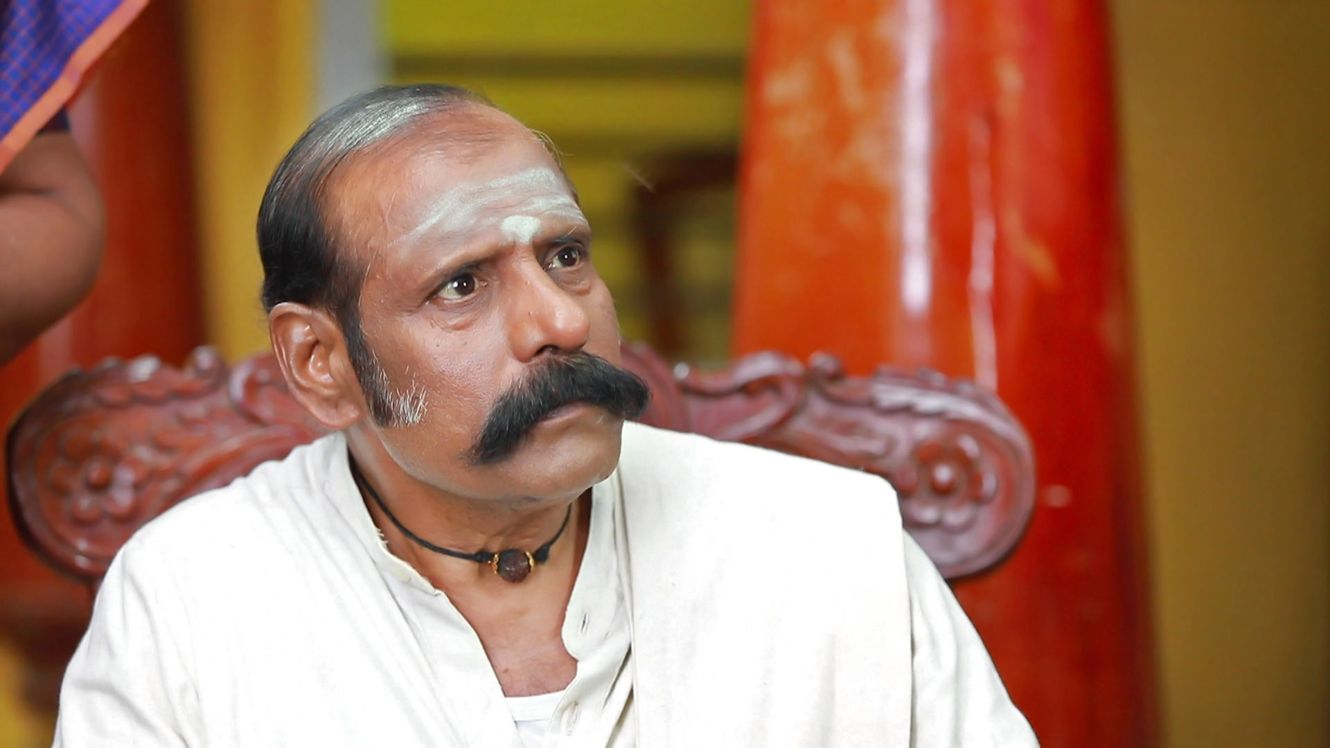 Watch Rathinavel Thrashes Ananthi Online