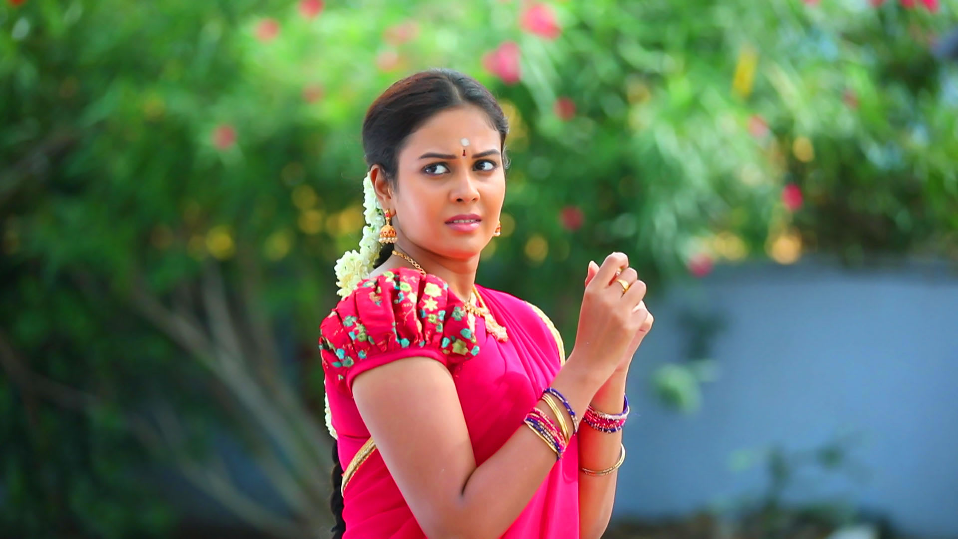 Watch Thaazhampoo Episode 8 on JioHotstar